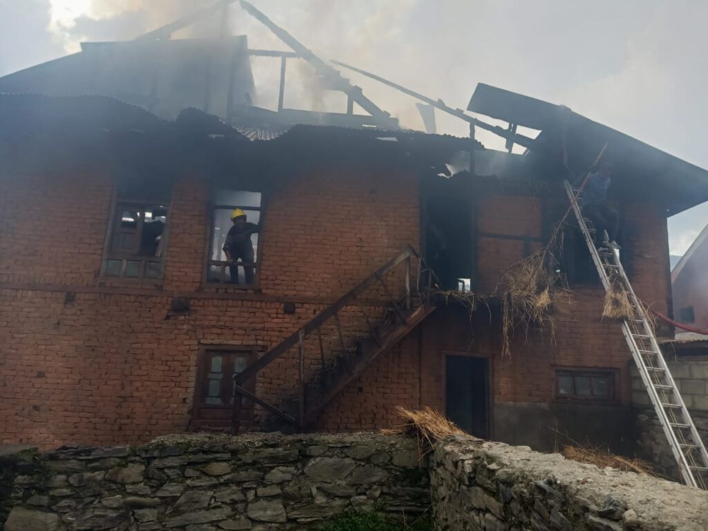 Two storey residential house damaged in Sheeri fire incident - JK News Live