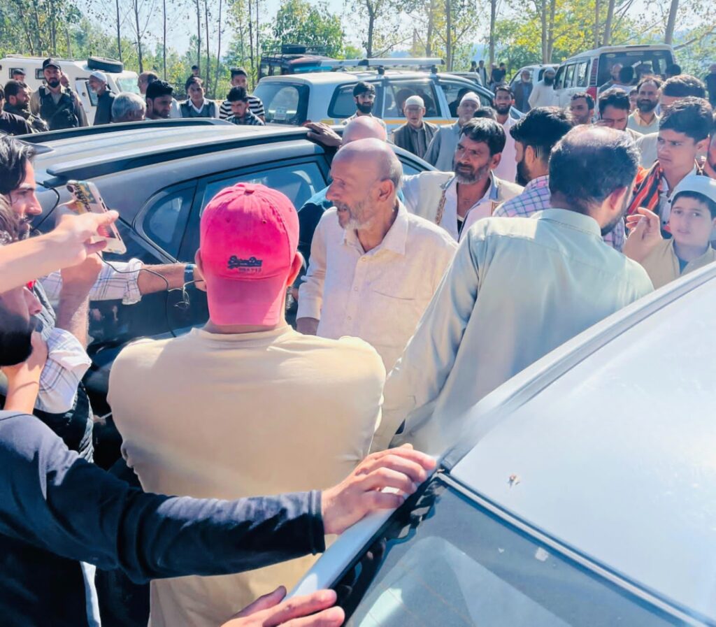 Assembly Elections: Er Rasheed casts vote - JK News Live